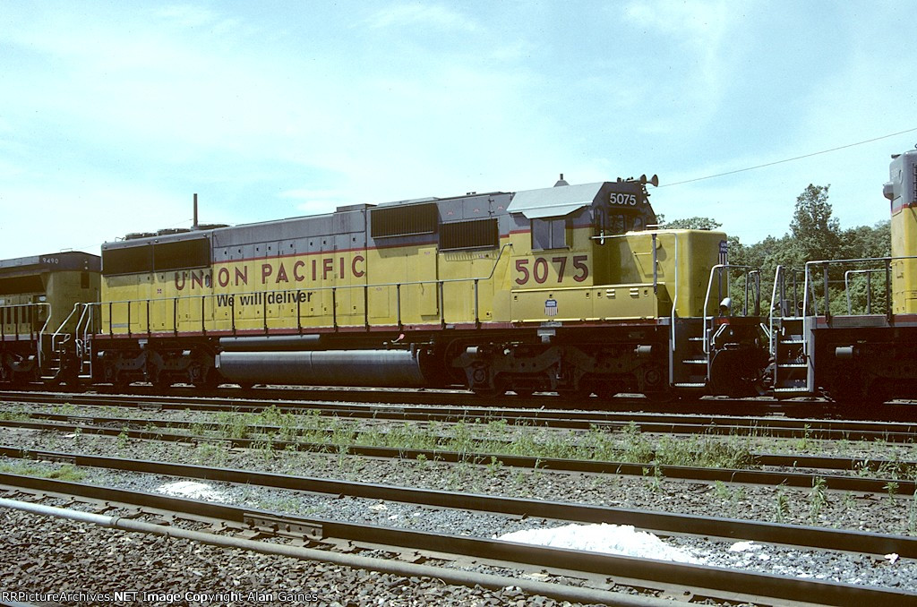 UP SD50 5075